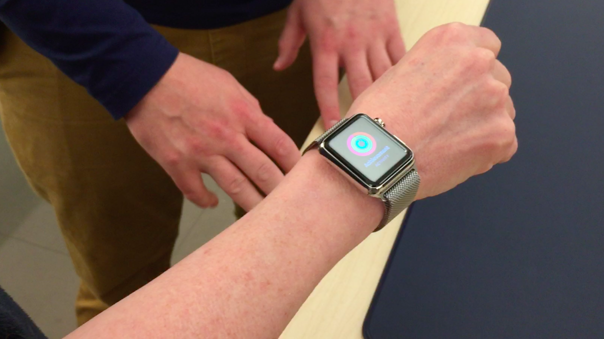 Apple Watch first impressions - solid design, stable UI - iPhone Hacks ...