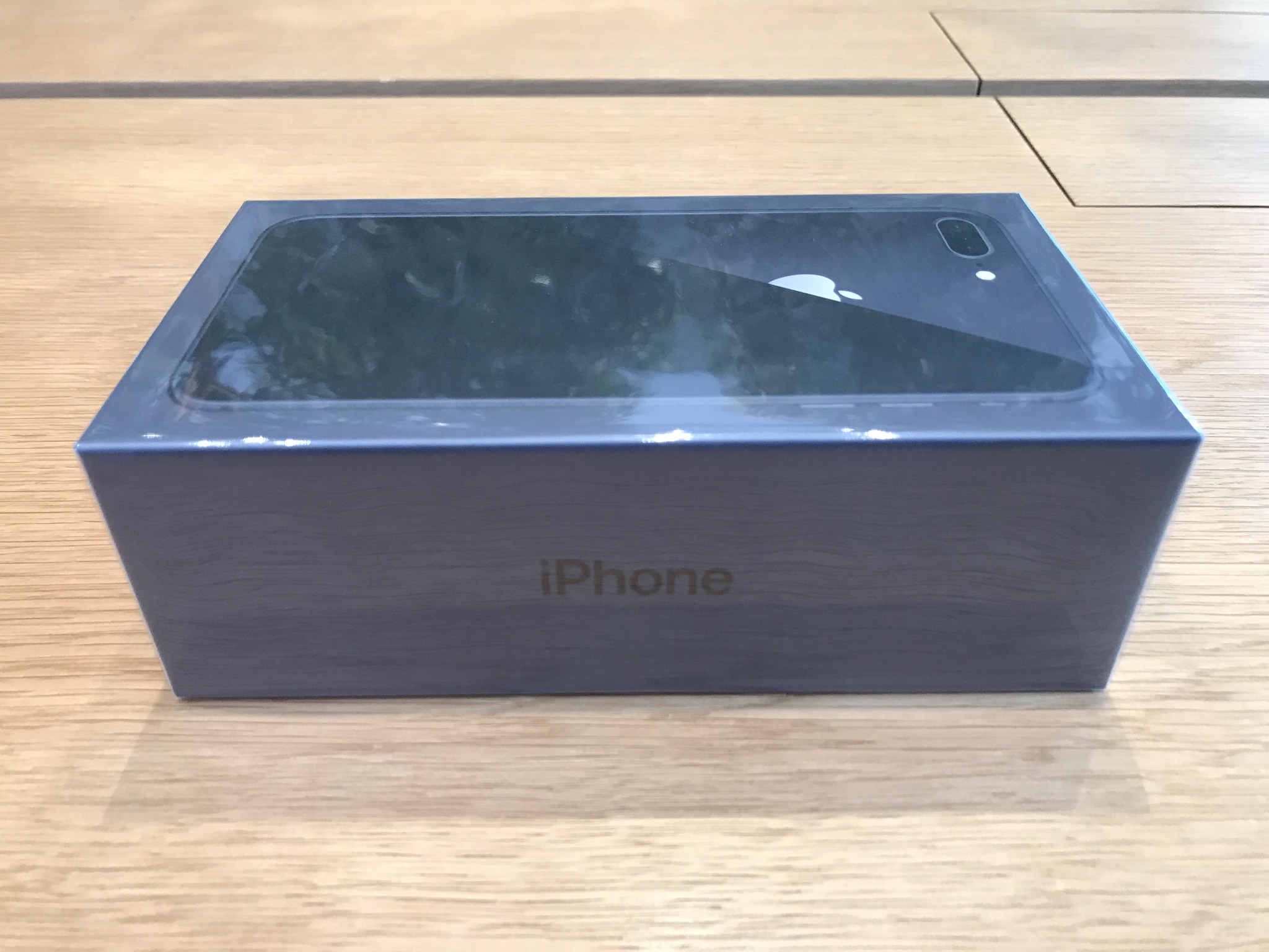 Space Gray iPhone 8 Plus Unboxing Photos - iPhone Hacks | #1 iPhone ...