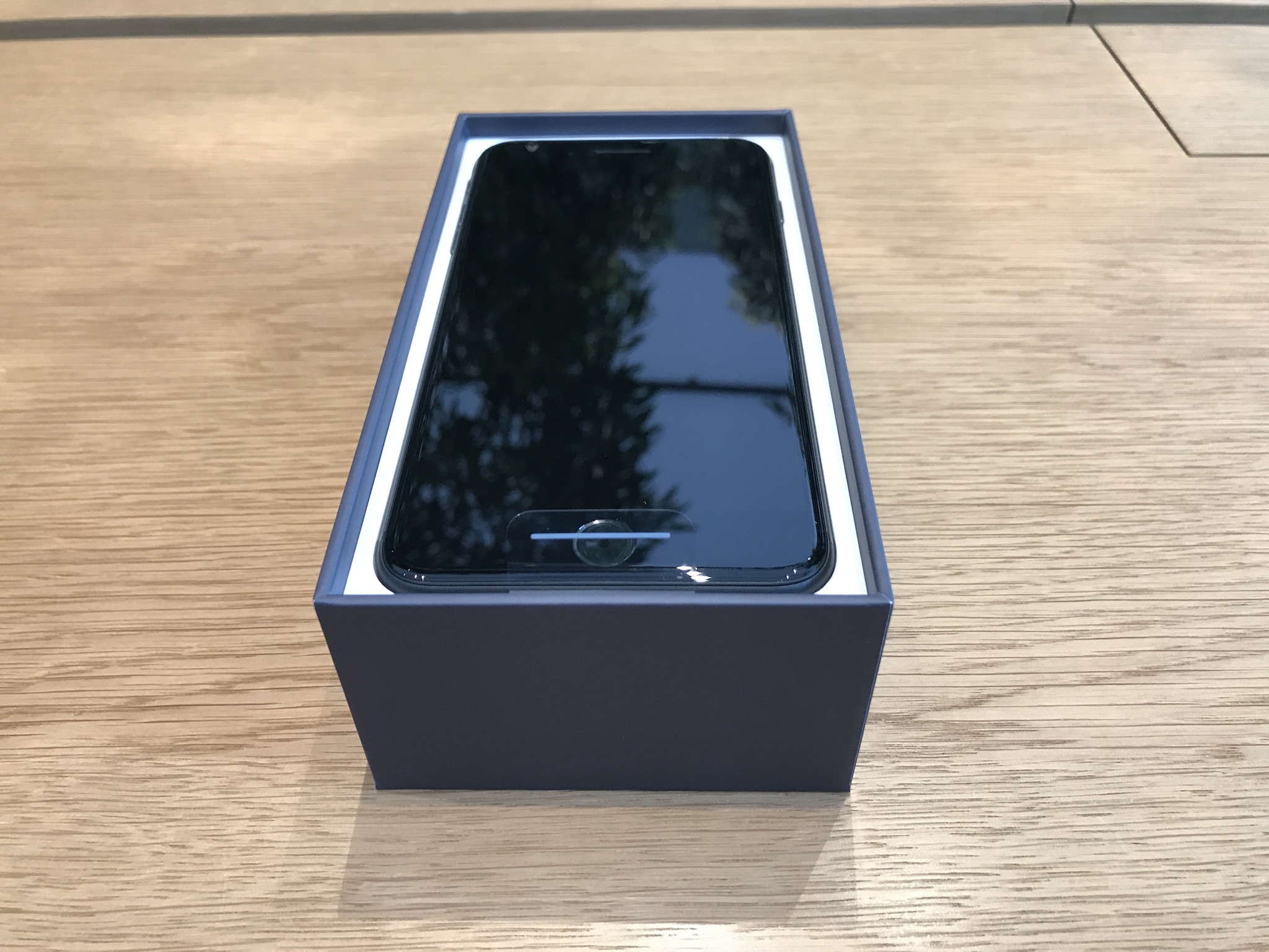 Space Gray iPhone 8 Plus Unboxing Photos - iPhone Hacks | #1 iPhone ...