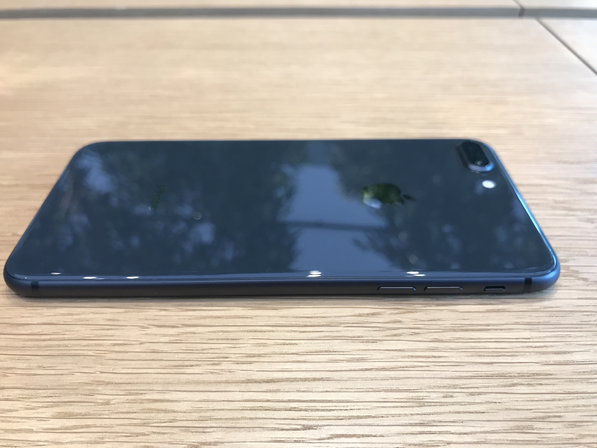 Space Gray iPhone 8 Plus Unboxing Photos - iPhone Hacks | #1 iPhone ...