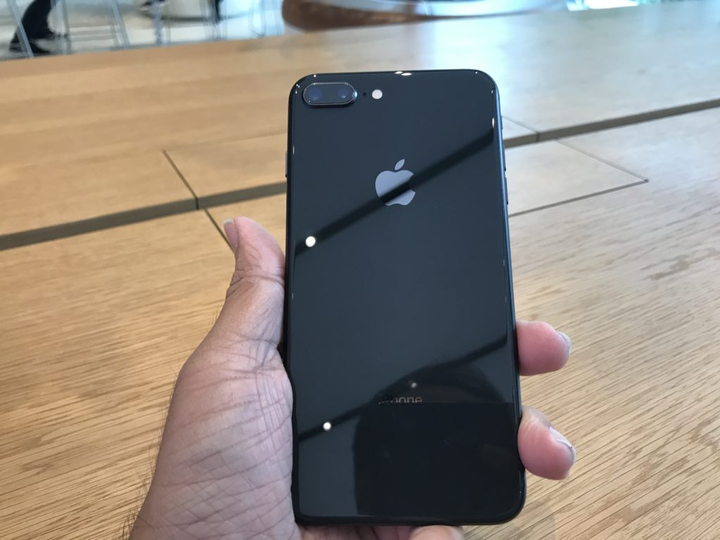 Space Gray iPhone 8 Plus Unboxing Photos - iPhone Hacks | #1 iPhone ...