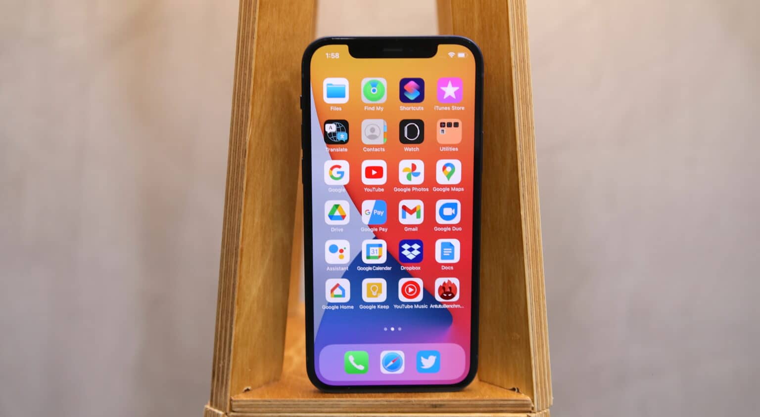How to Install iOS 14 on Your iPhone Right Now - iPhone Hacks | #1 ...