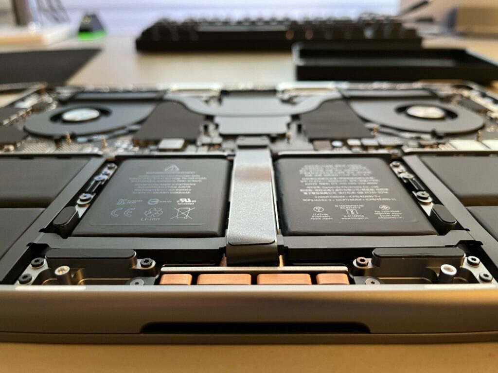 New 14-inch and 16-inch MacBook Pro Teardown Photos Reveal Modular I/O ...