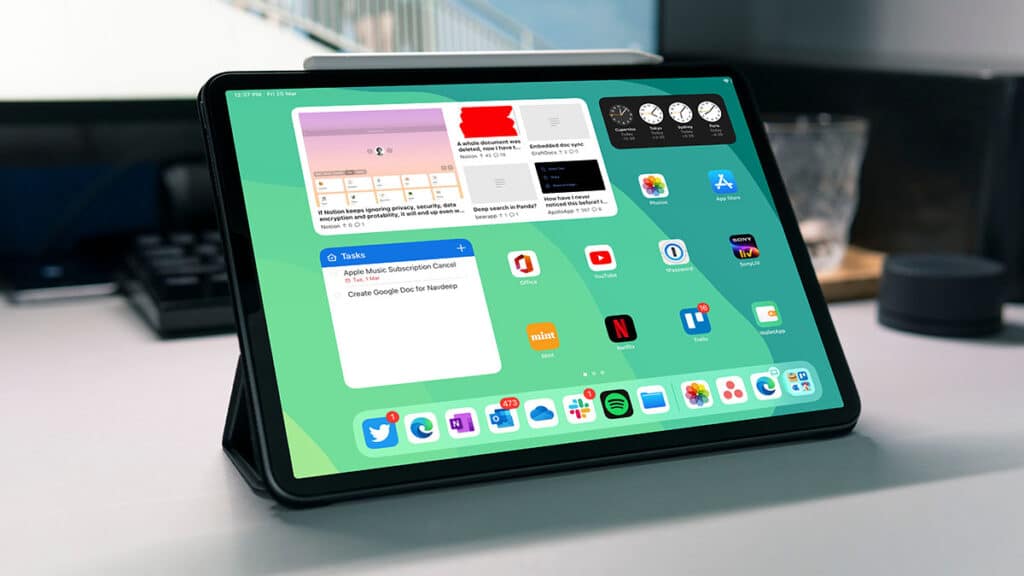 The Best iPadOS Multitasking Tips and Tricks to Use Your iPad Like a Pro