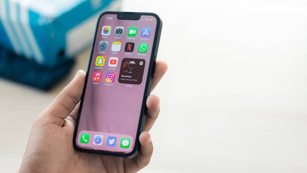 Apple Starts Selling Refurbished iPhone 13 Models in the US